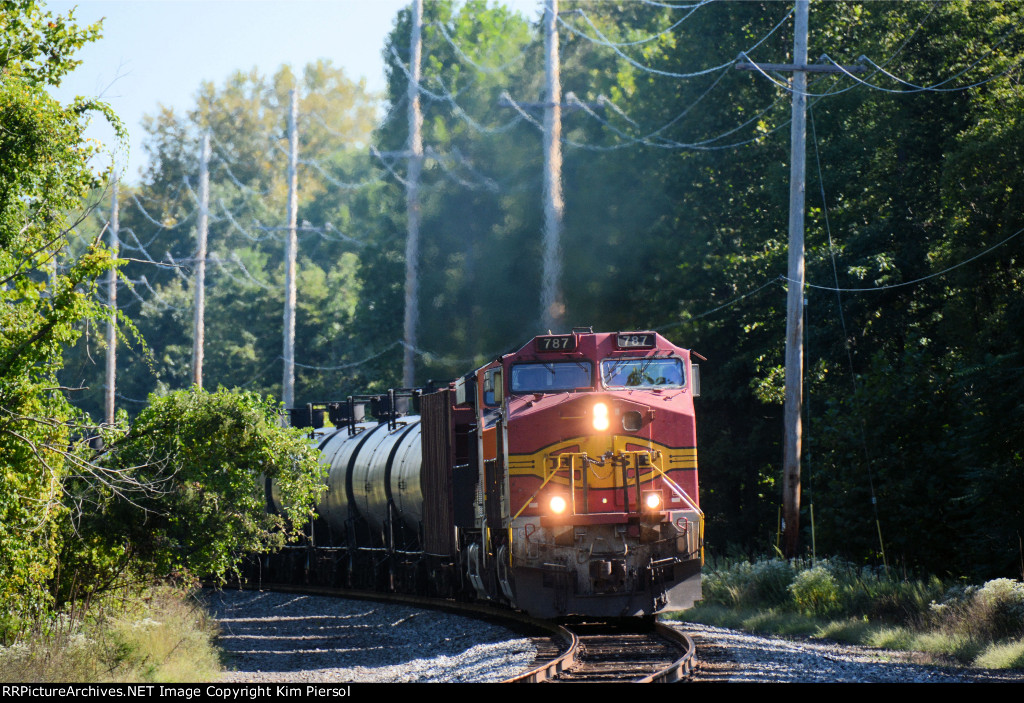 BNSF 787 CSX Train K040 Crude Oil Loads